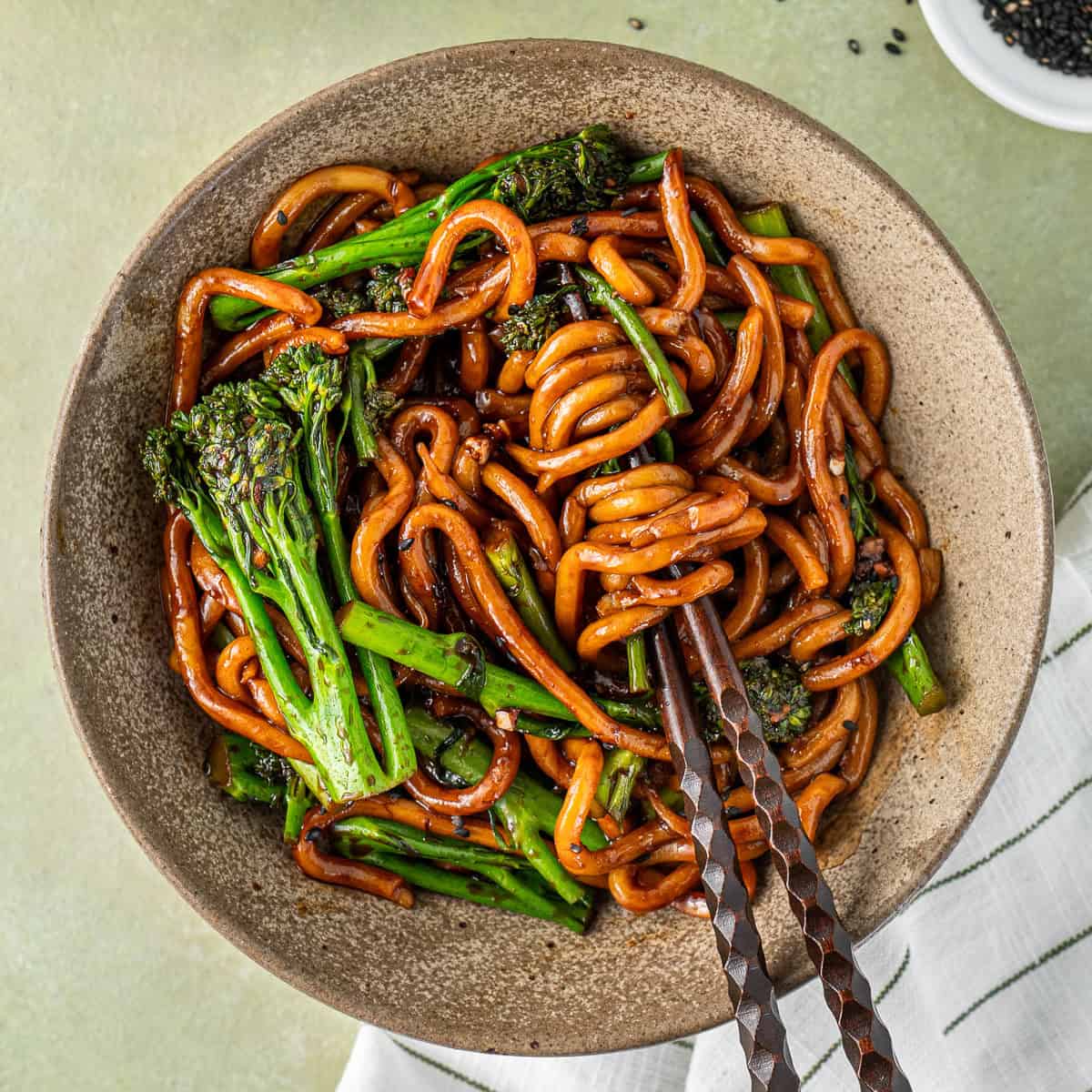 10 Minute Garlic Chilli Udon Noodles - Eight Forest Lane