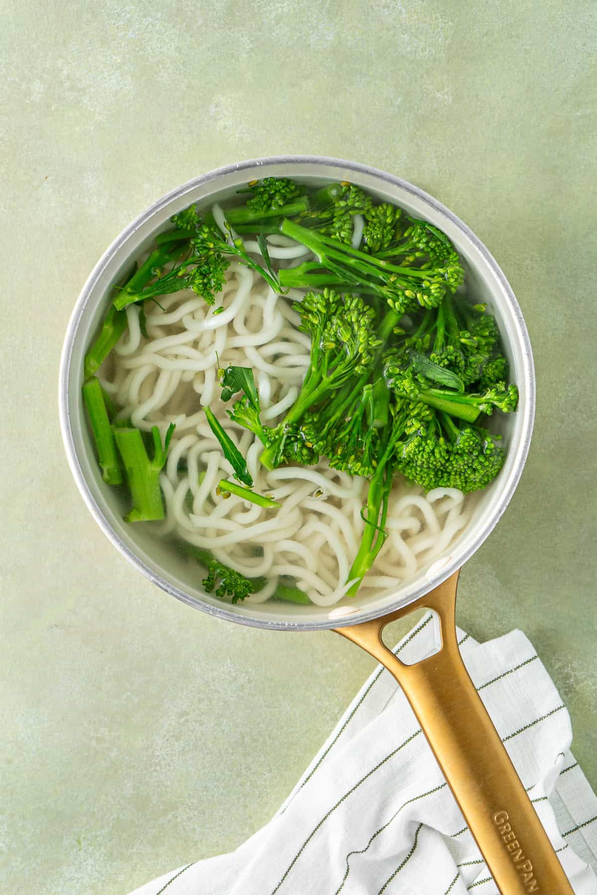10 Minute Garlic Chilli Udon Noodles - Eight Forest Lane